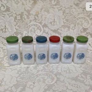 Kitchen | Vintage 6pc Blue Willow Milk Glass Shaker Or Spice Jar Set ...
